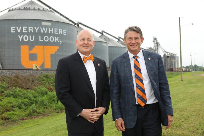 UT celebrates second mural in West Tennessee - UT Martin News