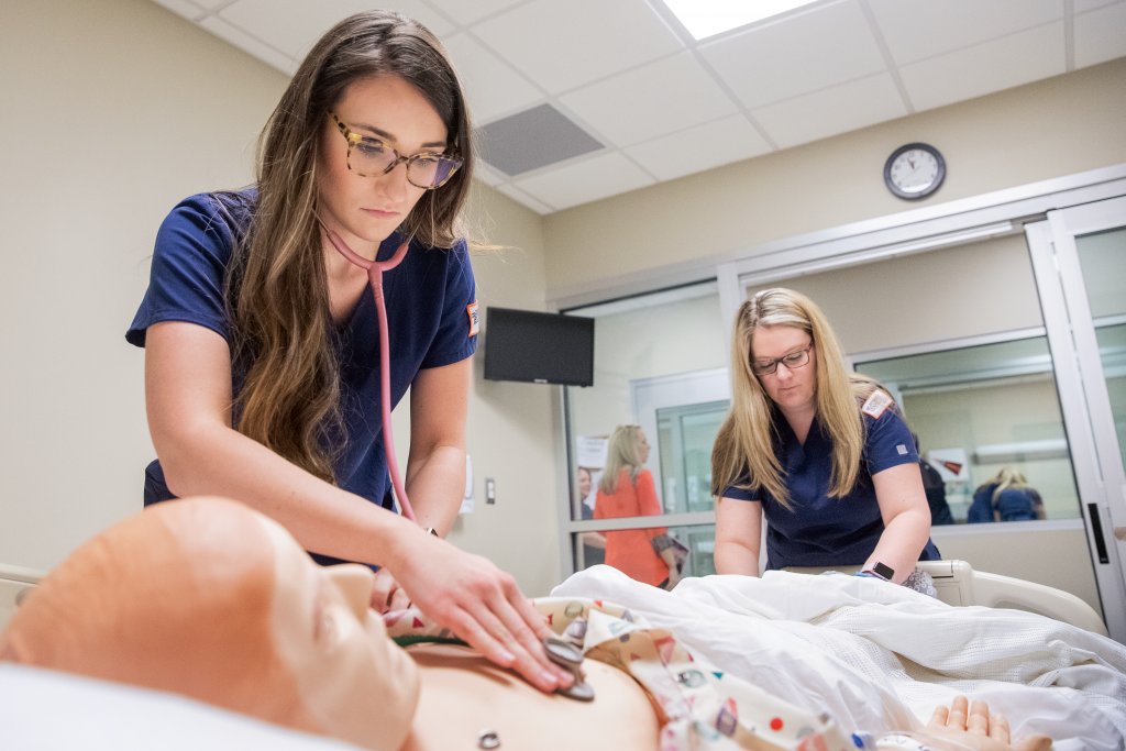 UT Martin Parsons student becomes first-ever to graduate nursing ...