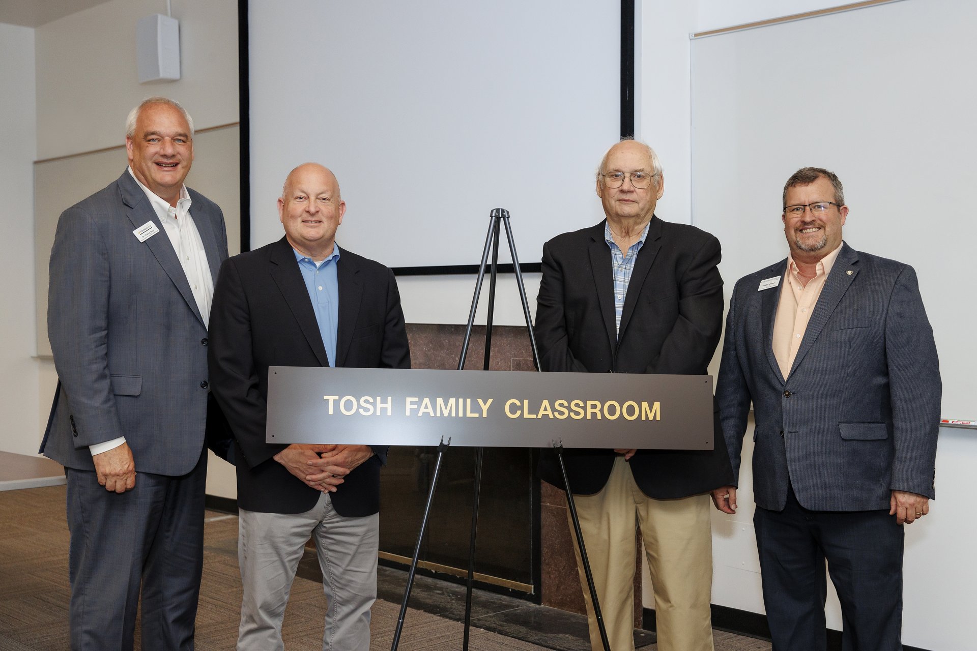 UT Martin classroom named for Tosh family - UT Martin News