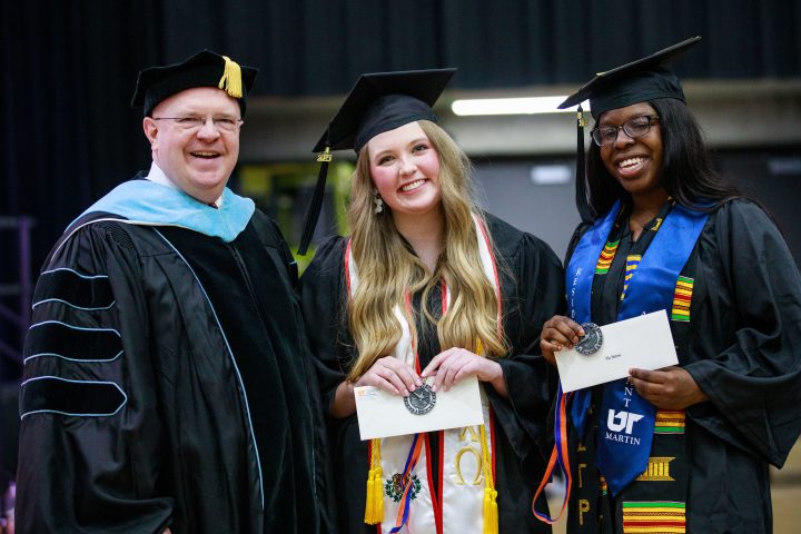 Barber, Moore receive Paul and Martha Meek Leadership Awards - UT ...