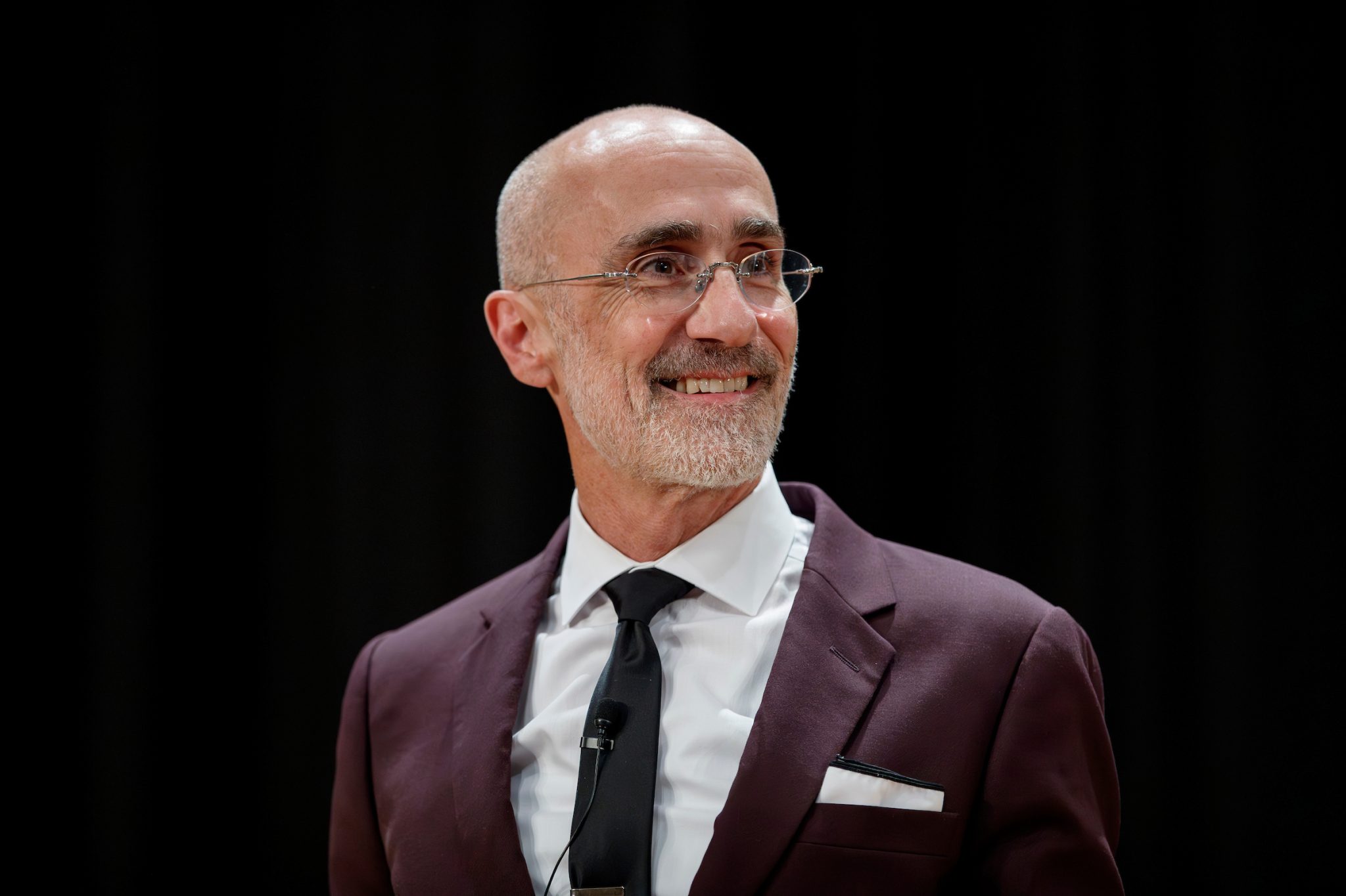 Best-selling author speaks about levels of happiness - UT Martin News